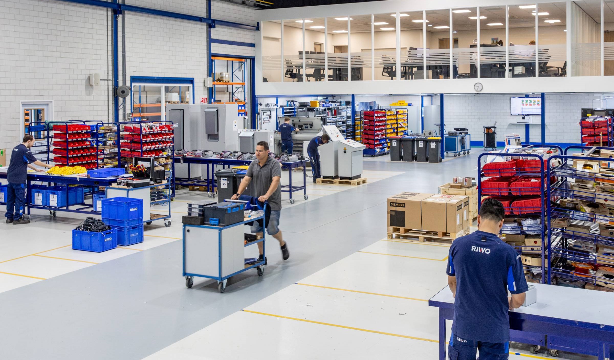 Productie | RIWO | Specialist in industriële automatisering, mobiele ...